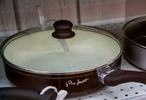 A Serpenyőben Lévő Korom és Zsír Probléma Mindössze 5 Percet Vesz Igénybe Kirsche