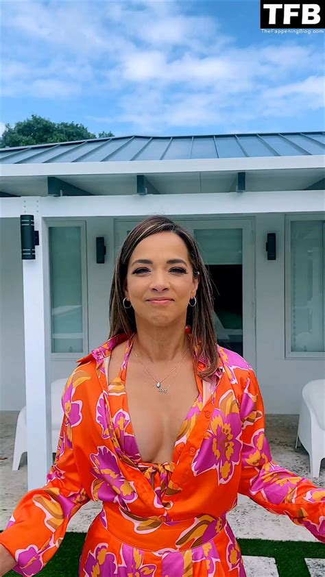 Adamari López Sexy 8 Photos Thefappening