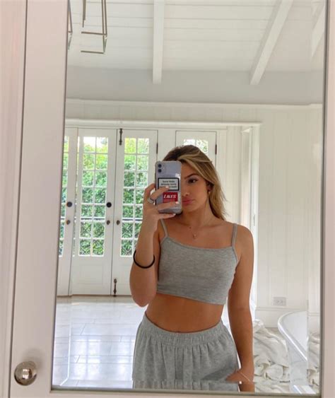 Mirror Selfie Scrolller