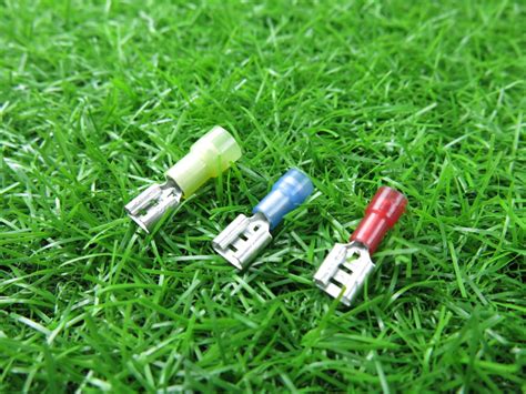 Nylon Insulated Female Push On Terminals With Double Crimp