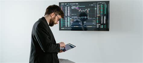 【職業開箱】數據分析師 Data Analyst 薪水與工作內容完全解析：無經驗非本科系能成為數據分析師嗎 ｜yourator 職涯