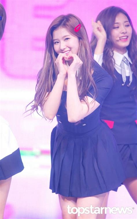 오늘자 트와이스 쇼케이스 인스티즈 Instiz 이슈 카테고리