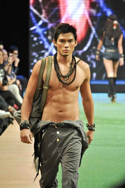 Asian Sexiest Hunks Ervic Vijandre