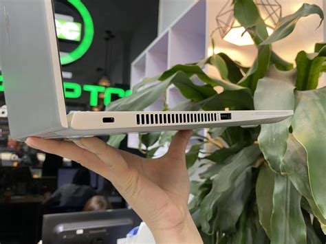 HP EliteBook G Core I U RAM GB SSD GB FHD