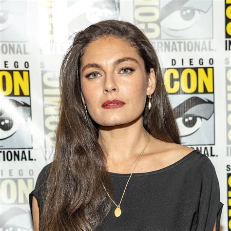 Alexa Davalos An Ceo Alexa Davalos