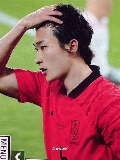 조규성 교체 후 머리띠 뺀 모습 Mlbpark