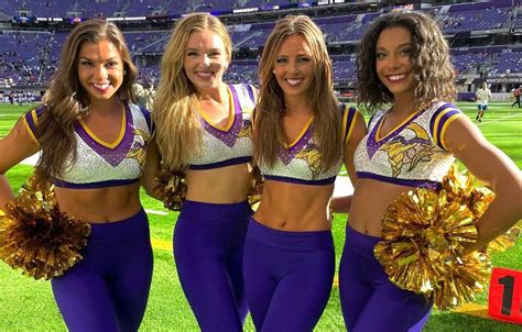 Vikings Cheerleader Soon Ji Captivates Fans As Thursday Night Football