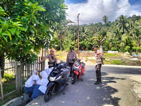 Patroli Sambang Kepada Warga Masyarakat Kec Tojo Barat Kab Tojo Una