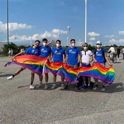„one Love Binde“ Erstes Schwules Team In Dfb Spielbetrieb Positioniert
