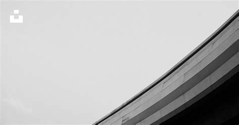 회색과 검은 색 콘크리트 지붕 사진 Unsplash의 무료 회색 이미지