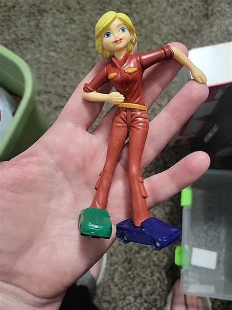 2009 Monsters Vs Aliens Ginormica Susan Murphy Mcdonalds 525 Eur 5
