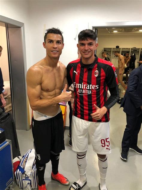 Cristiano Ronaldo Fans Spot Something X Rated In Juventus Dressing Room Snap Mirror Online