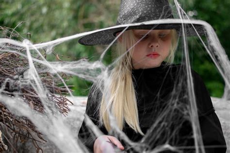 90000 Girl Spiders Web Movie Pictures