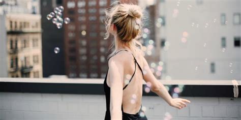 Why Men Should Never Ask Women Why Were Still Single Yourtango