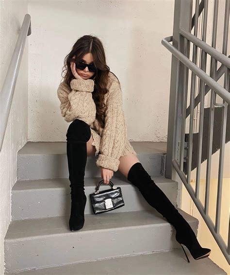 Hailee Steinfeld Thigh High Boots R CelebrityBoots