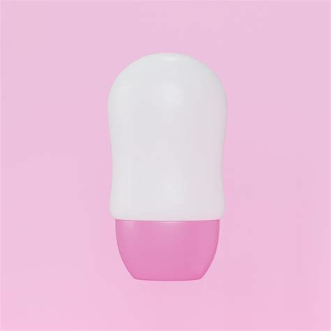 Premium Psd Sunscreen Squeeze Bottle In Pink Background