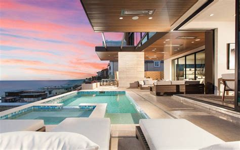 Contemporary Residence In Capistrano Beach California