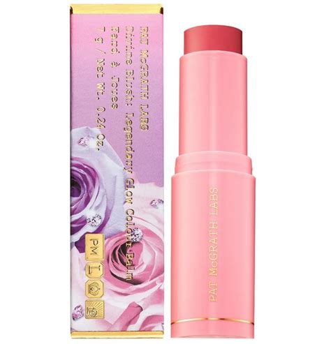 အသားအရေကောင်းပြီး Glow နေသလိုမျိုးဖြစ်စေမယ့် အကောင်းဆုံး Blush Stick များ