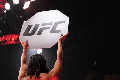 Hottest Ufc Ring Girl Turns Heads With Killer Abs Before Ufc 313