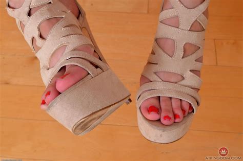 Roxy Nicole 74 Photos Sexy Feets Celeb Feets