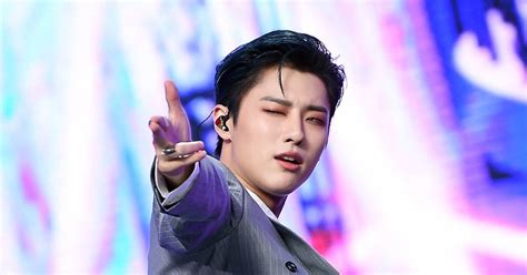 우즈 조승연 심쿵 윙크[엑s Hd포토]