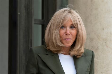 Пластический хирург Абозин определил может ли жена Макрона быть трансгендером