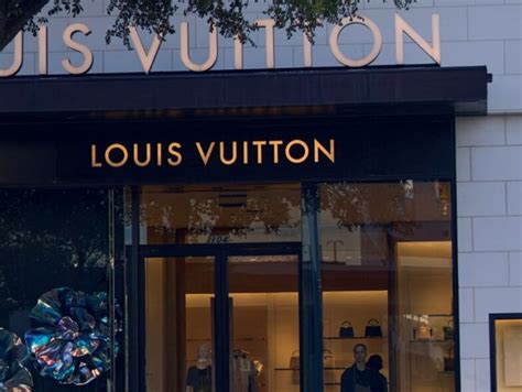 Who Owns Massimo Dutti Everything You Need To Know About The Spanish