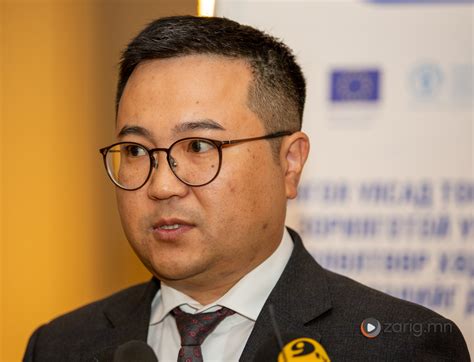 П Сайнзориг 13 сая төгрөгний торгуулиа төлөөгүй байж замын хөдөлгөөнд оролцоод явж байна