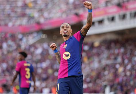 Raphinha Barcelona Set To Open Contract Talks With 27 Year Old