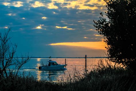 무료 이미지 바다 자연 수평선 구름 하늘 태양 해돋이 일몰 보트 햇빛 아침 육지 호수 새벽 황혼 저녁 반사 큰 어민 5184x3456