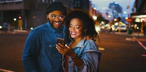 Why The Talking Phase Is The Most Awkward Of All The Stages Of Dating