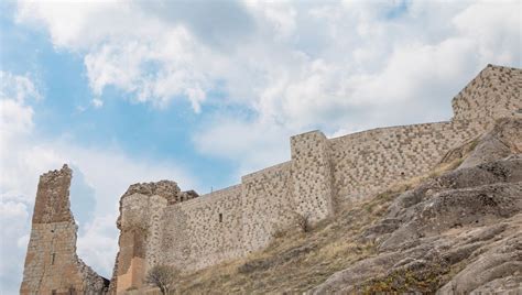 고고 학적 발굴 기간은 Castle Castle에서 시작되었습니다 경상 정치 경제 신문