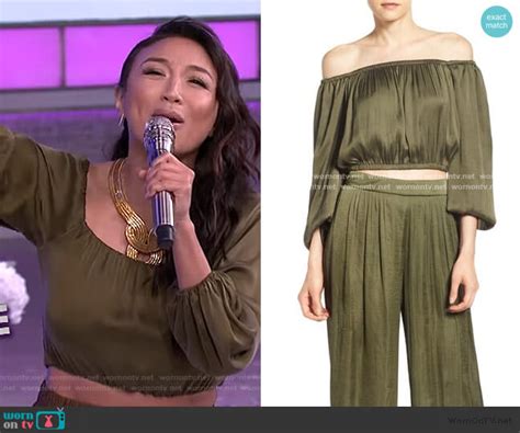 Wornontv Jeannies Green Off Shoulder Crop Top On The Real Jeannie