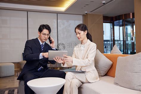 精英商务人士洽谈合作高清图片下载 正版图片504648831 摄图网