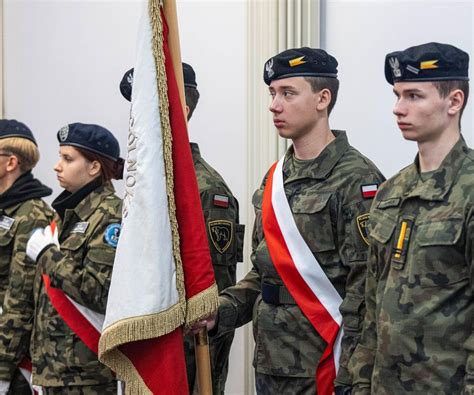 Akademia Sztuki Wojennej Stanie Się Uniwersytetem Obrony Narodowej W