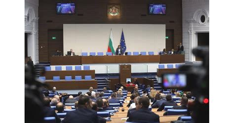 Правната комисия започва с промени в Изборния кодекс вместо със съдебния закон