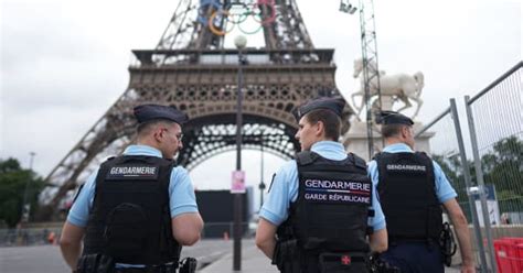 Франція відмовила в акредитації на Олімпіаду низці росіян і білорусів через загрозу шпигунства