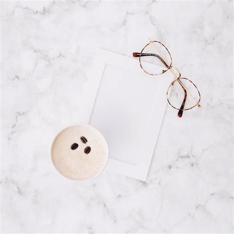 Page 3 Eyeglass Background Images Free Download On Freepik