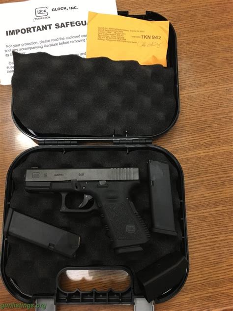 Pistols Glock 19 With Night Sights