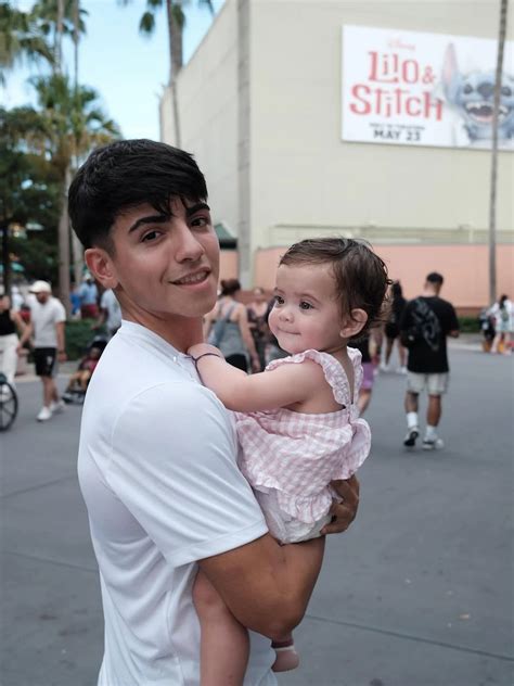 Los Primeros Pasos De Olivia El Tierno Video Que Compartió El Kun