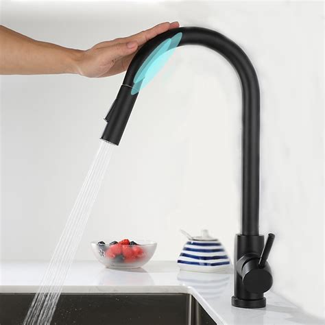 Кухненски смесител Със сензор за включване изключване на водата Изтеглящ се душ гъвкав кран