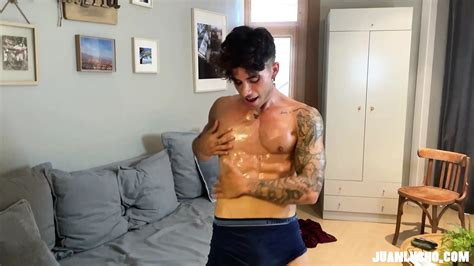 Rauw Gallego Empalmado Y Listo Para Satisfacer A Sus Fans Gay Porn