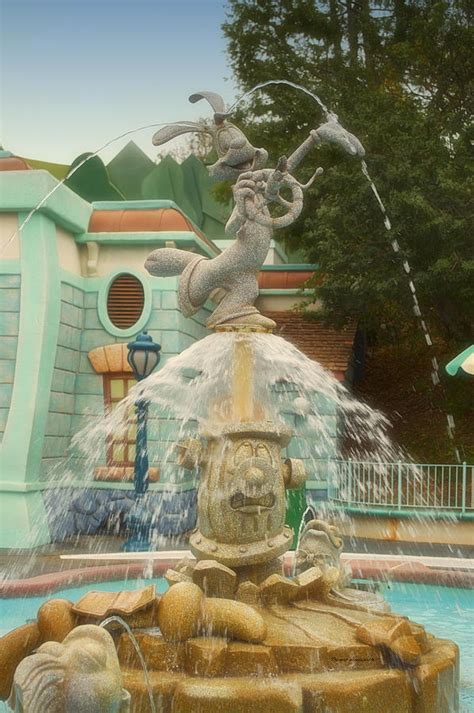 Roger Rabbit Car Toon Statue Disneyland Toontown Photograph By Thomas