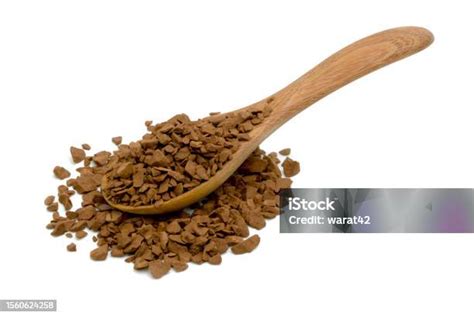 흰색 배경에 분리된 나무 숟가락이 있는 인스턴트 커피 가루 가루로 빻은에 대한 스톡 사진 및 기타 이미지 가루로 빻은 갈색 건조한 Istock