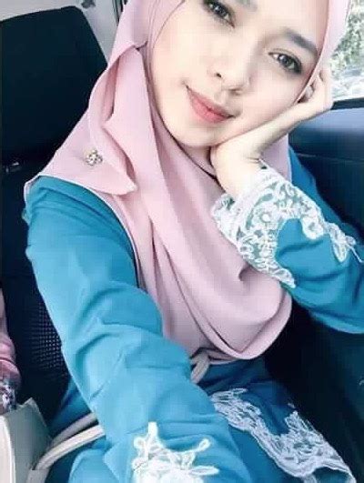 Foto Cikgu Cantik Membanjiri Hari Pertama Sekolah