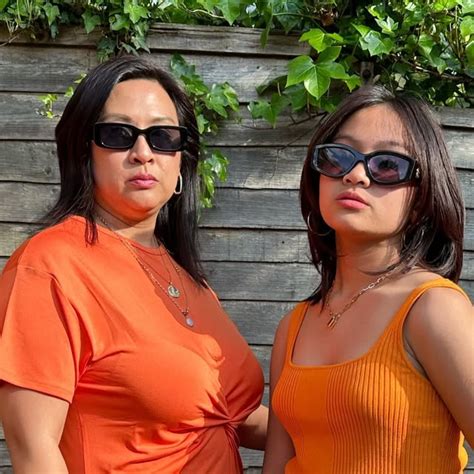 Karen Mum K16 • Threads Say More