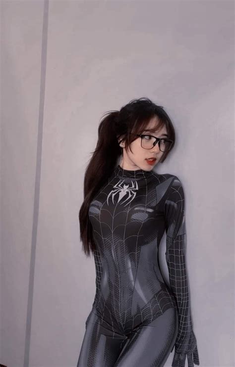 Pinterest Wanita Wanita Berlekuk Wanita Cantik