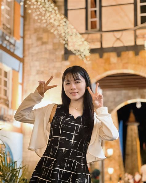 Bethsheba Thong Merry Christmas 🎄 ️ Instagram