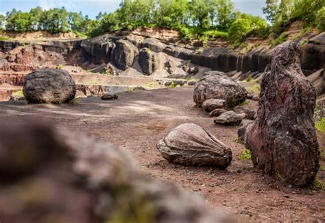 Volcans Dauvergne Panoramas Randonnées Et Découverte Du Puy De