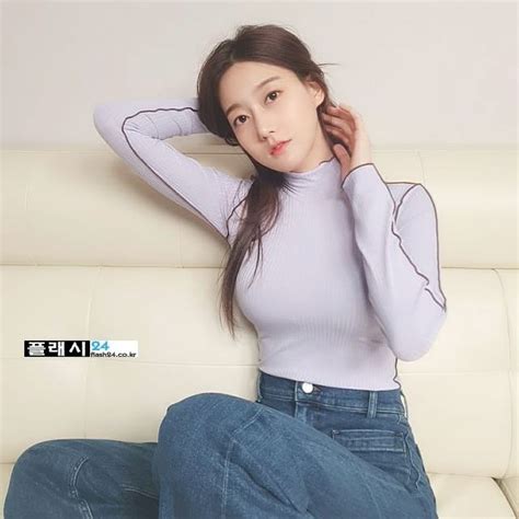 기타 여자 연예인 청바지에 있는 하늘 무지개 벽옥님의 핀 오프 숄더 드레스 여성 허벅지